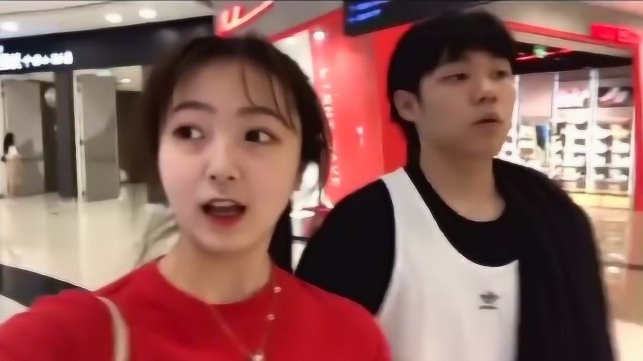 男生穿女生袜子何种体验?帅哥被迫穿蕾丝袜出门,结果试穿短裤被围观太尴尬腾讯视频