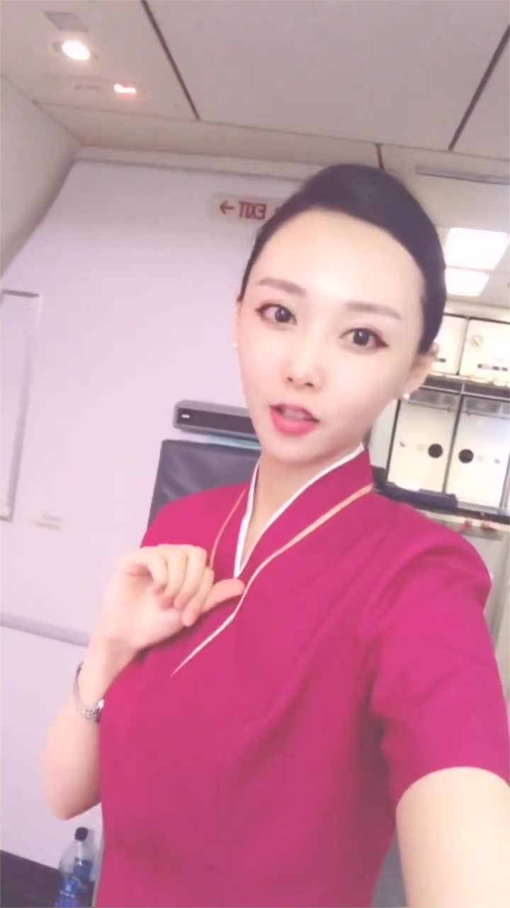 这是我见过最漂亮的空姐,唱歌声音好有磁性,我已经爱上她了! 腾讯视频