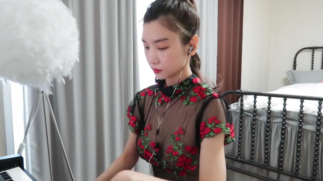 韩国钢琴女神Leezy犬夜叉時代を越える想いpianocover#钢琴🎹_腾讯视频
