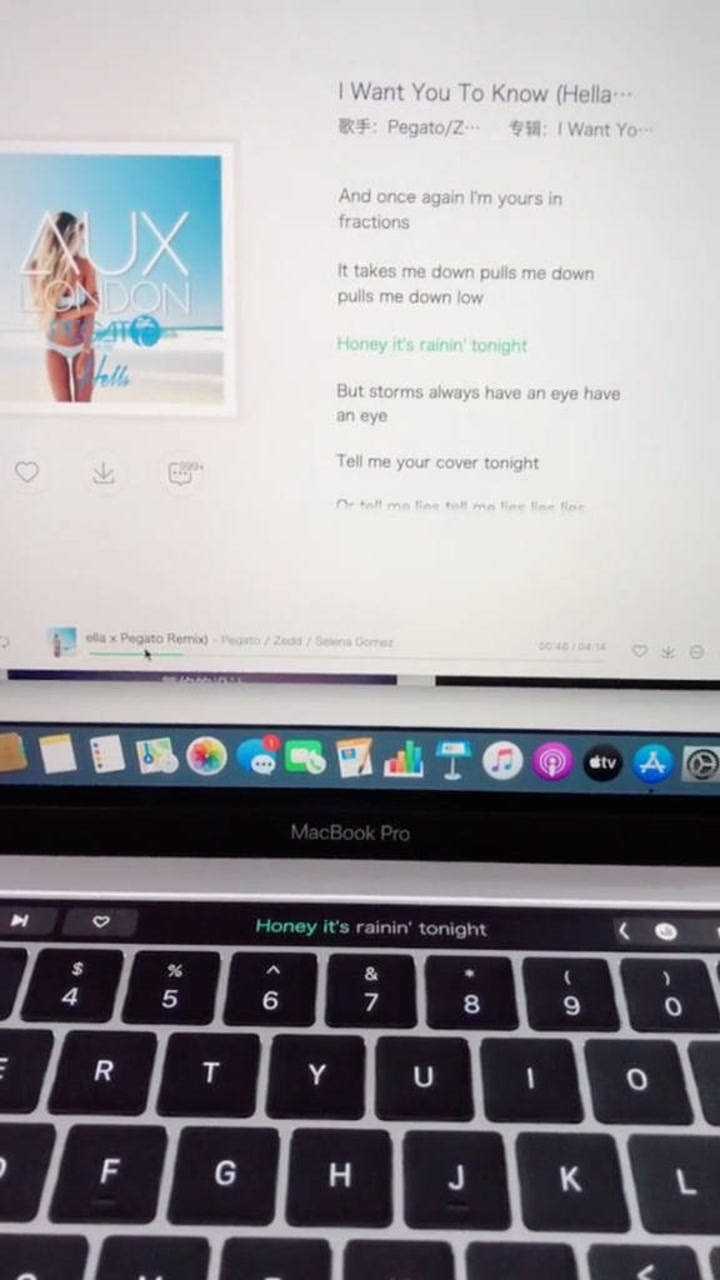 QQ音乐偏好设置里勾选TouchBar显示歌词就可以了_腾讯视频
