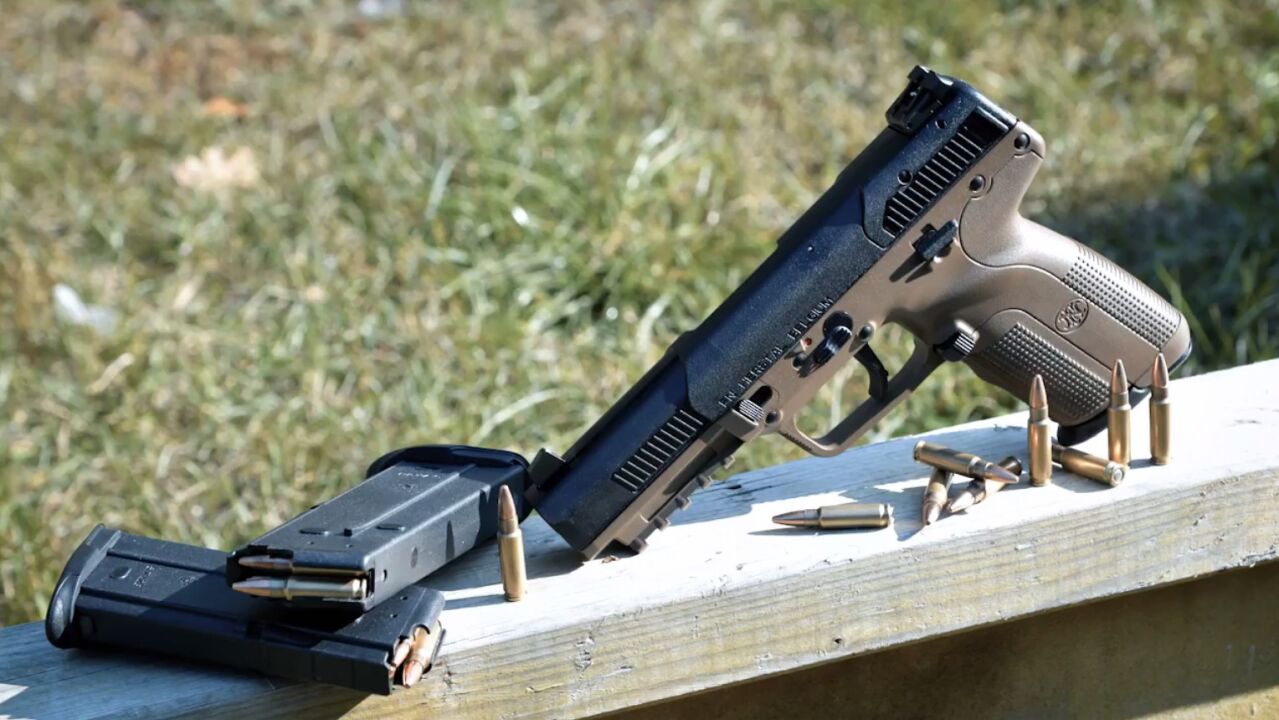 比利时FN57手枪，子弹纤细极具贯穿力，怪不得号称“防弹衣”克星_腾讯视频