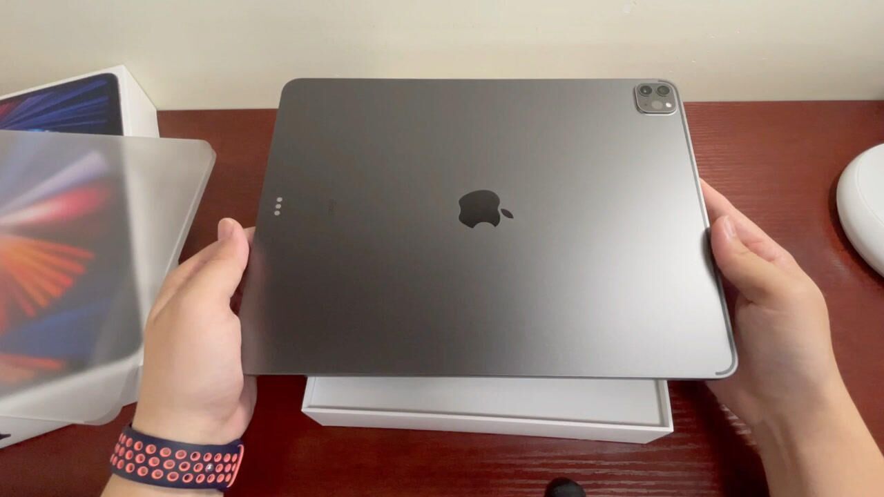 ipad pro2021 12.9 512简单开箱！_腾讯视频