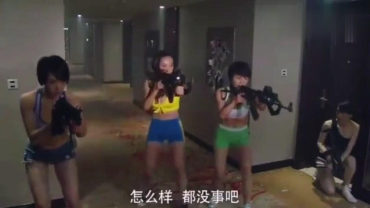 女特种兵穿比基尼作战,还不忘说同伴的胸大 腾讯视频