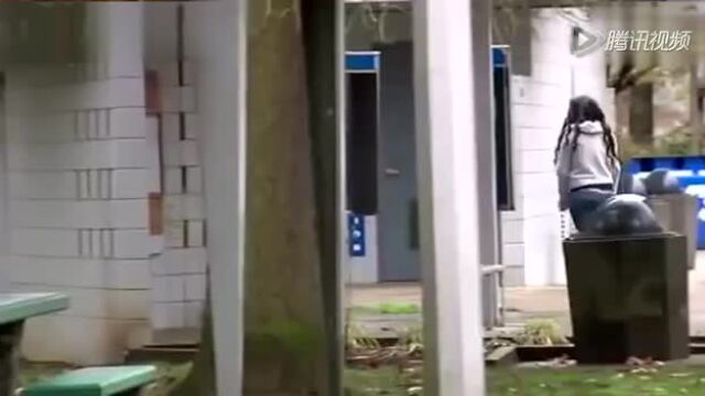 美女急到癩尿 牛仔裤子湿透了腾讯视频