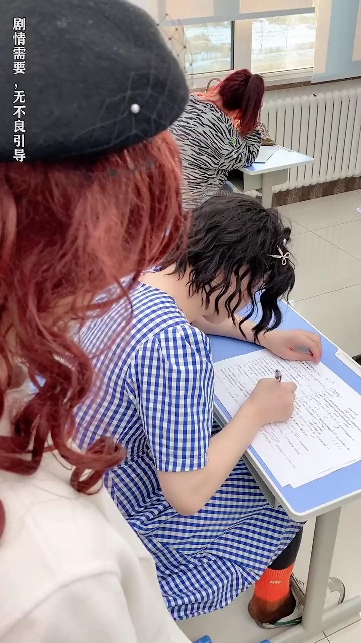 大学宿舍女生,考试的不同状态,你是哪种?腾讯视频