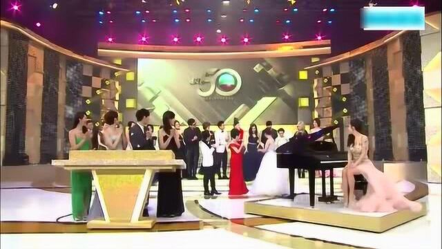 2016年tvb万千星辉贺台庆，艺人李施嬅用脚弹钢琴_腾讯视频