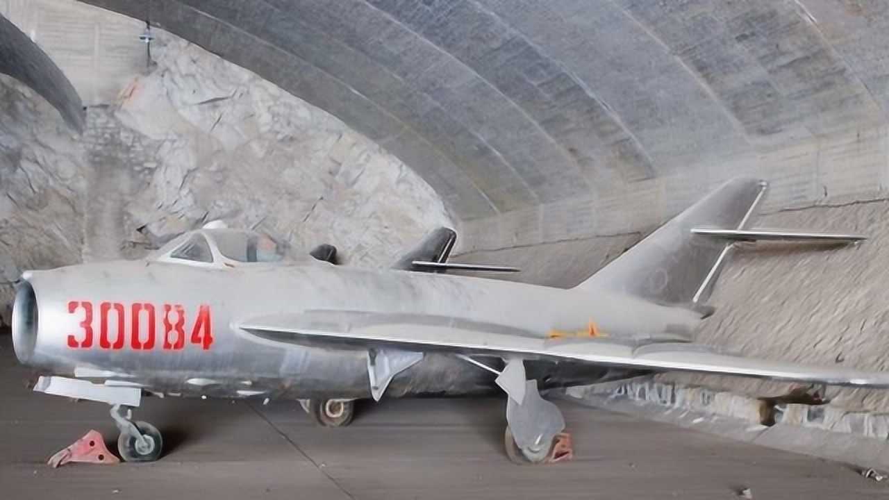 亚洲最大飞机坟场在我国，停着两千多架军机，保存方法比美国先进_高清1080P在线观看平台_腾讯视频