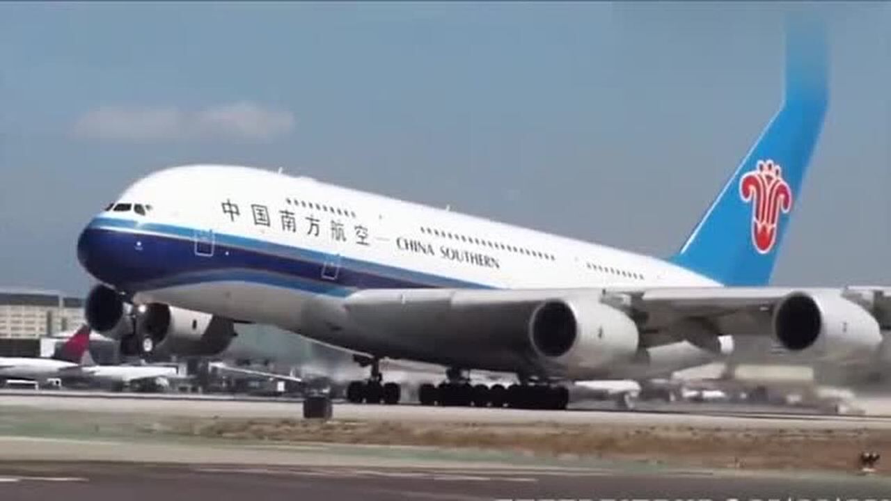 南航A380起飞全过程，不愧是世界上最先进的客机，起飞速度不俗。_腾讯视频