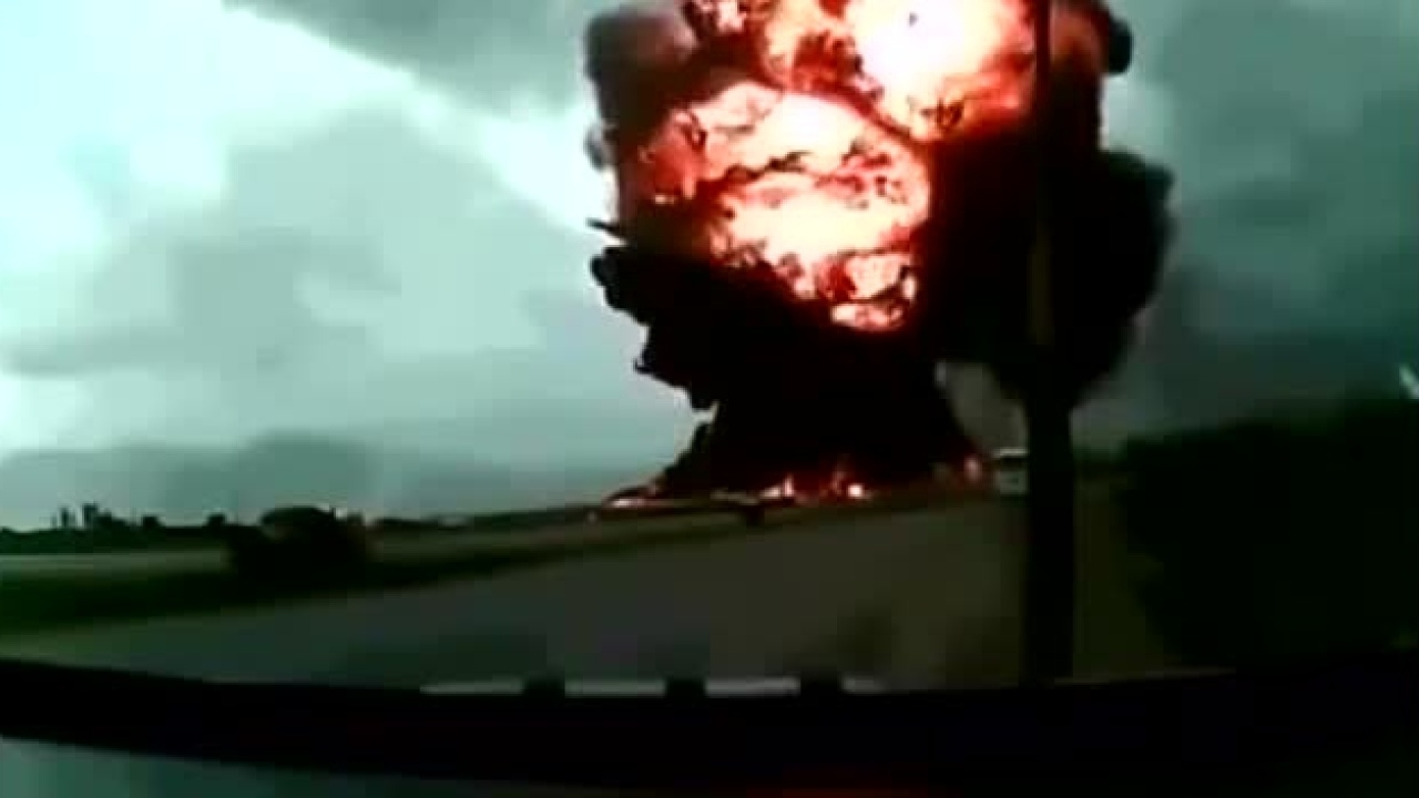 飞机爆炸事故集锦！看完还敢坐飞机吗？_腾讯视频