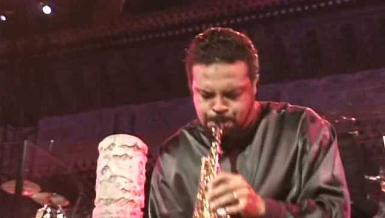 萨克斯小提琴精彩斗琴雅尼音乐会《RENEGADE》_腾讯视频