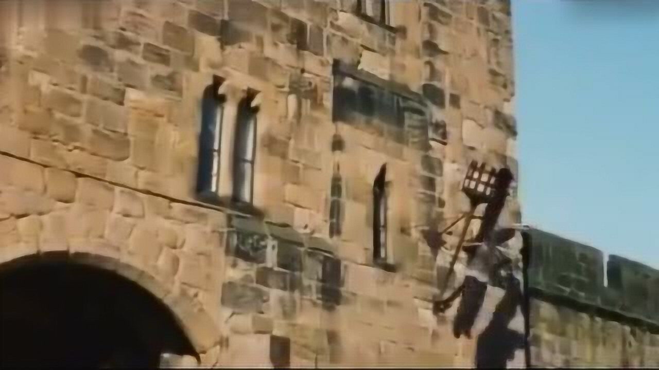 哈利波特第一次上飞行课，被空中的同学挑衅，他骑上扫帚就出手了_腾讯视频