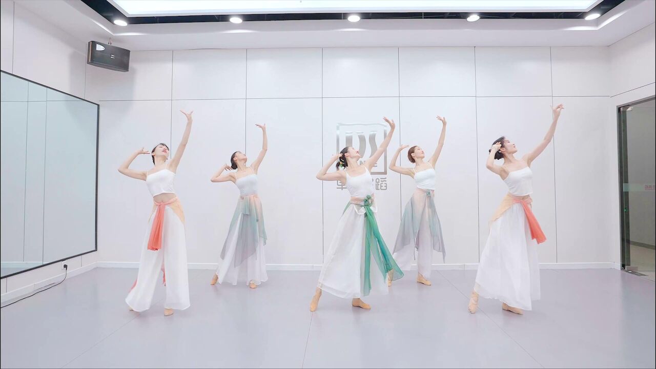 5G就是快，整一个！民族舞串烧《美丽中国》_腾讯视频