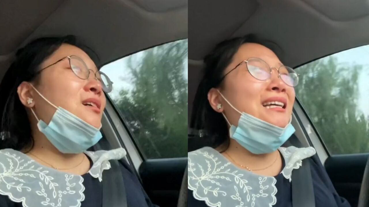 老师没忍住在车里崩溃大哭,宣泄完后擦干眼泪继续前行:能理解她腾讯视频