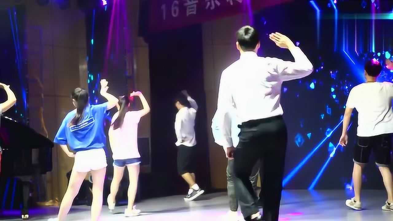 大学生蹦迪失恋阵线联盟，粉红色小姐姐跳得真好_高清1080P在线观看平台_腾讯视频