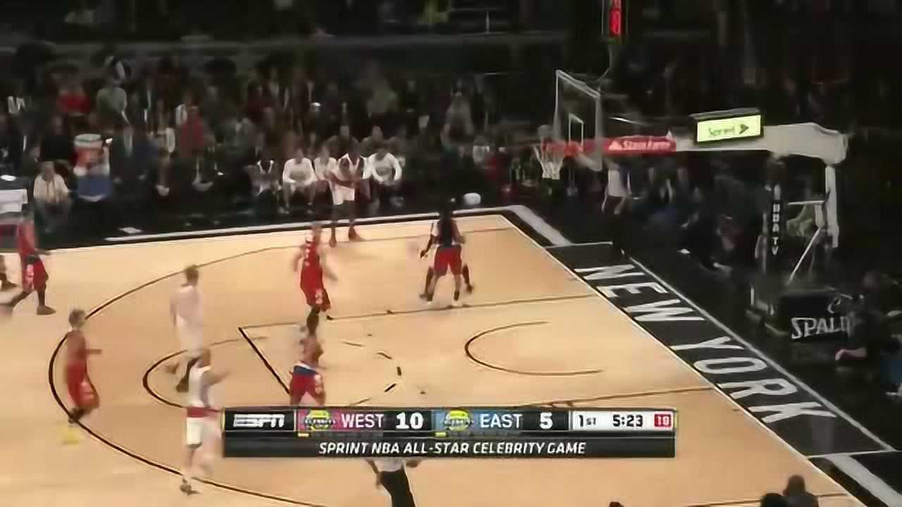 美喜剧演员凯文哈特夺名人赛MVP，怒顶裁判单吃妹子爆笑全场_高清1080P在线观看平台_腾讯视频