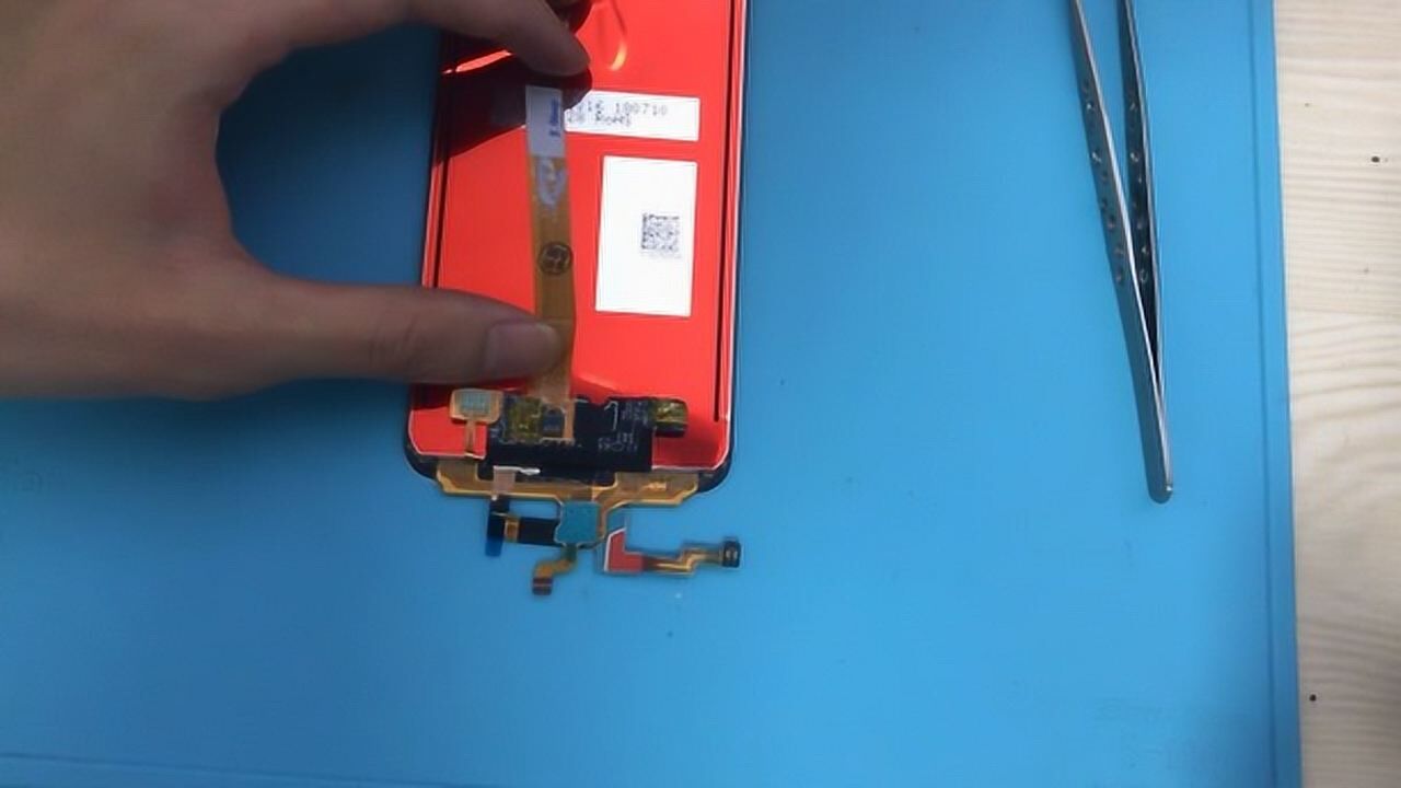 荣耀10触摸排线安装方法_腾讯视频