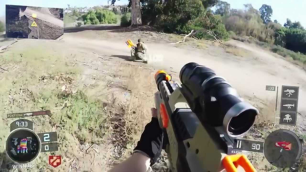 山区玩真人CS枪战，左上角还有地图呢，手持双枪作战！_腾讯视频