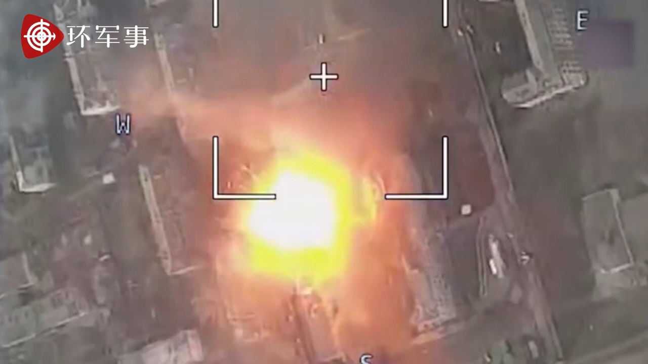 俄媒公布无人机拍摄的马里乌波尔战斗画面：战车和步兵行进交火，无人机边拍边引导炮击_高清1080P在线观看平台_腾讯视频