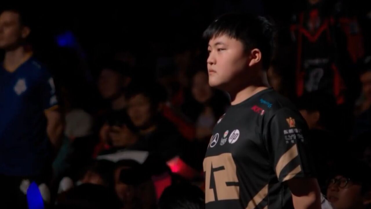 【英雄联盟电竞经理】Uzi"传奇降临"第六章-憾别赛场_腾讯视频