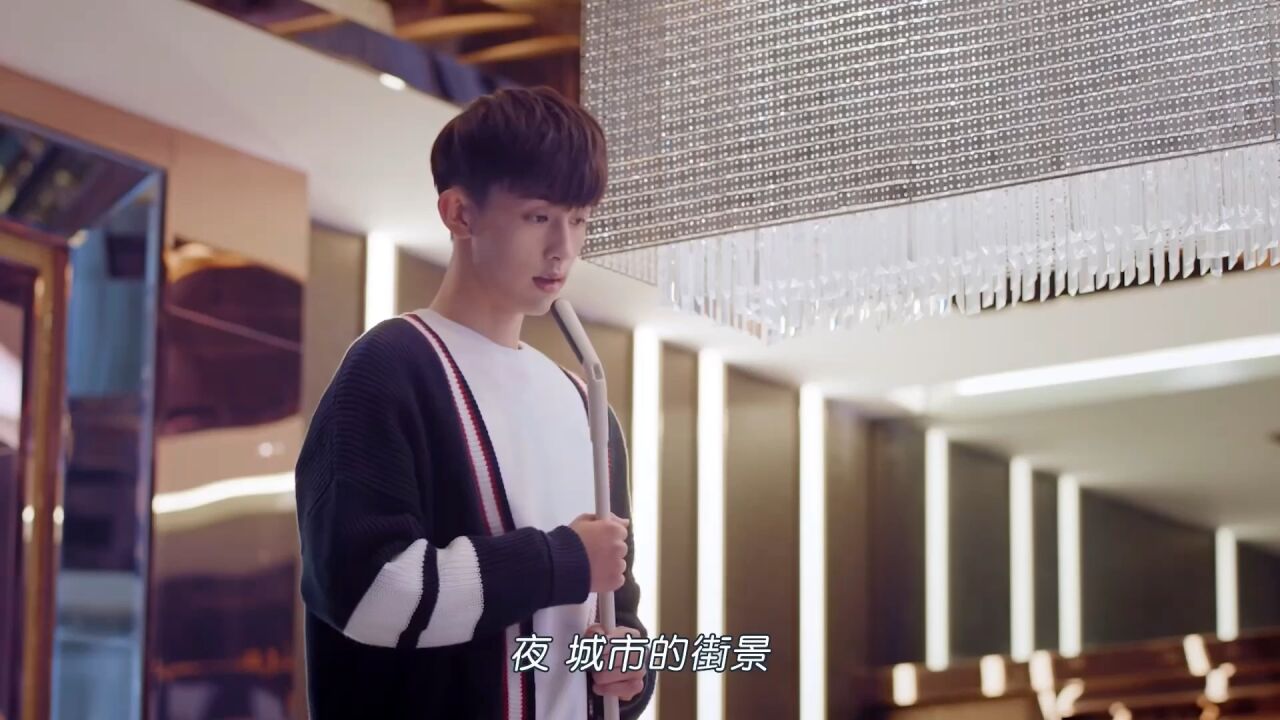 以前不说话是在生气，现在不说话是在调整情绪， 每调整一次情绪我们的关系就会淡一点，你以为我沉默是在跟你较劲，其实是失望，是疏远，不被重视的每一 ...