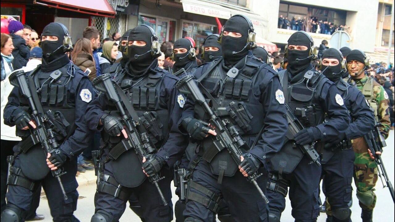 当美国特警部队集体对抗丧尸！_腾讯视频