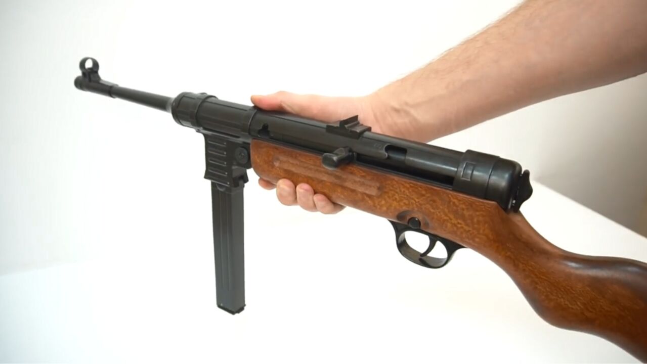 MP40晚出生的“弟弟”，打酱油的冷门枪，这支MP41冲锋枪你知道吗_腾讯视频