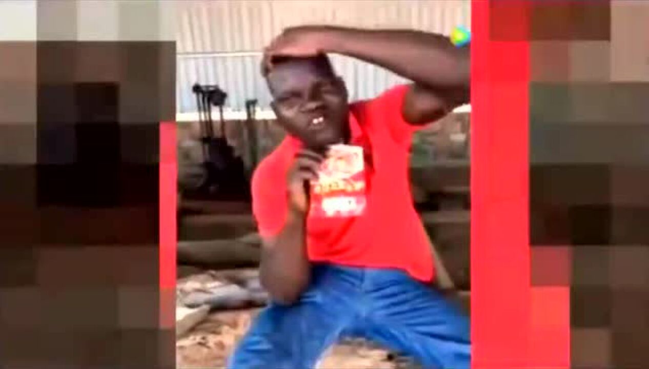 非洲黑娃第一次吃辣条，笑死我了_高清1080P在线观看平台_腾讯视频