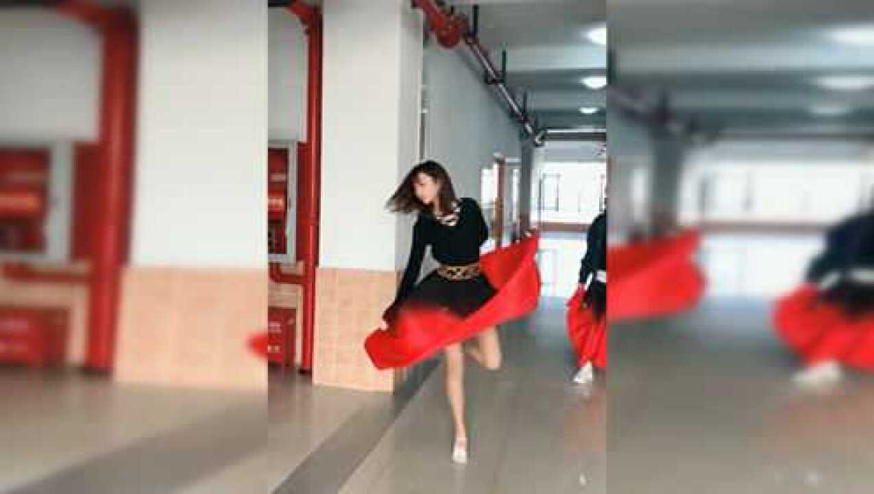 漂亮的美女掀裙子的瞬间，感觉心都慢了半拍高清1080p在线观看平台腾讯视频
