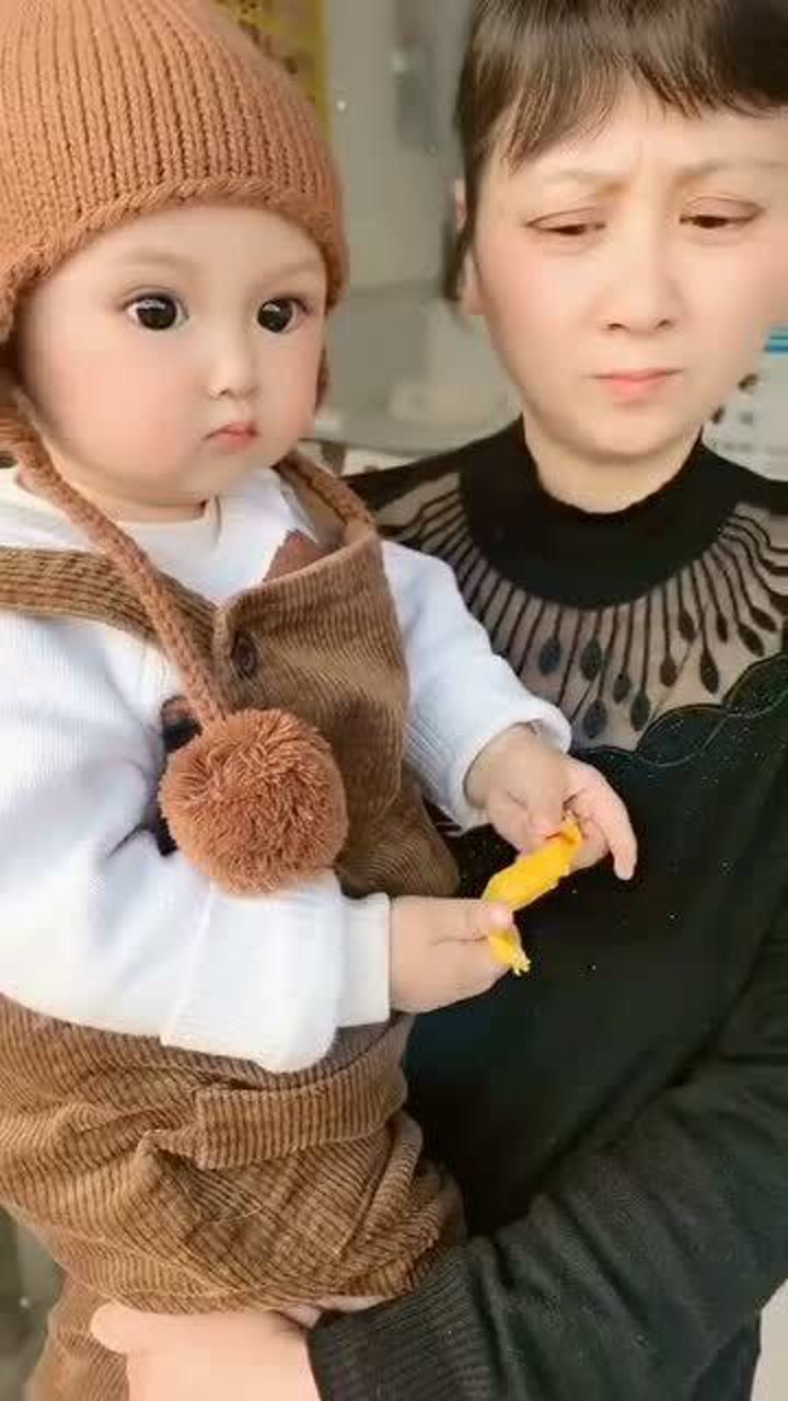 怀孕一直吃最大最黑的那种葡萄，就怕干不过她爹的基因，看来效果不错！_高清1080P在线观看平台_腾讯视频