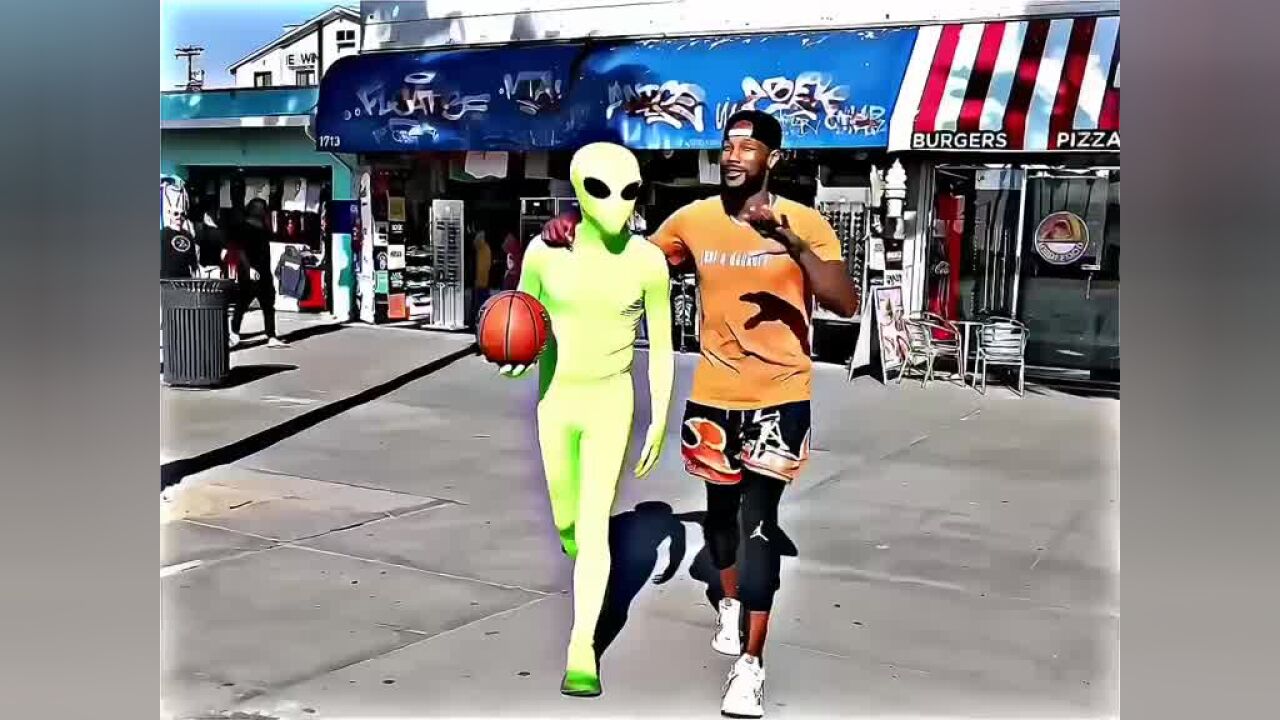 外星人来到地球的篮球场 用各种丝滑连招和花式运球打服所有人_腾讯视频