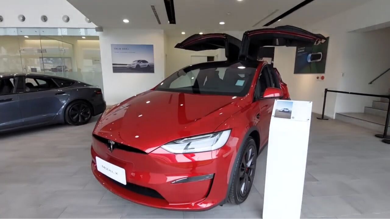 新车到店，实拍2023款特斯拉ModelX，打开鸥翼门太帅了_高清1080P在线观看平台_腾讯视频