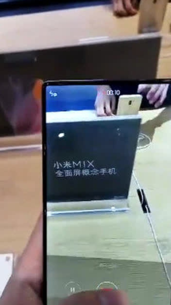 把玩小米MIX，觉得还是小米Note2更薄、更漂亮_腾讯视频