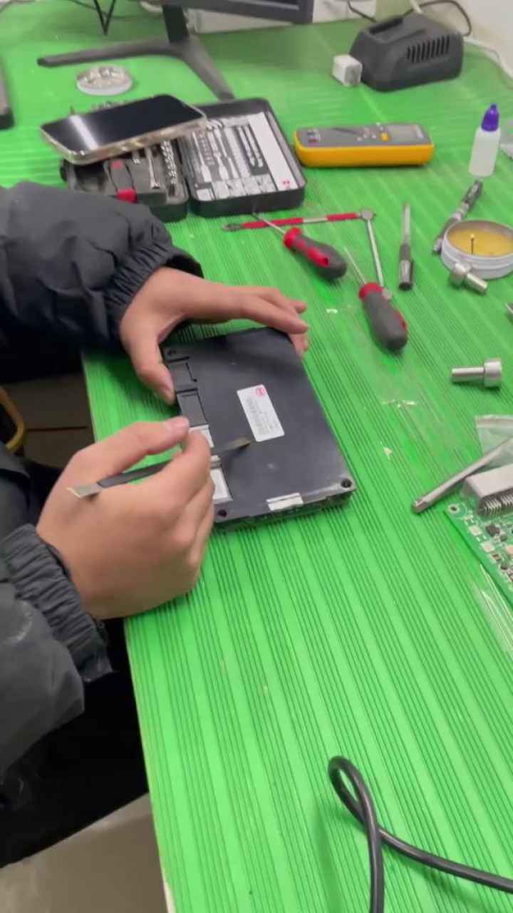 比亚迪BYD电池管理BMS电路板维修_高清1080P在线观看平台_腾讯视频