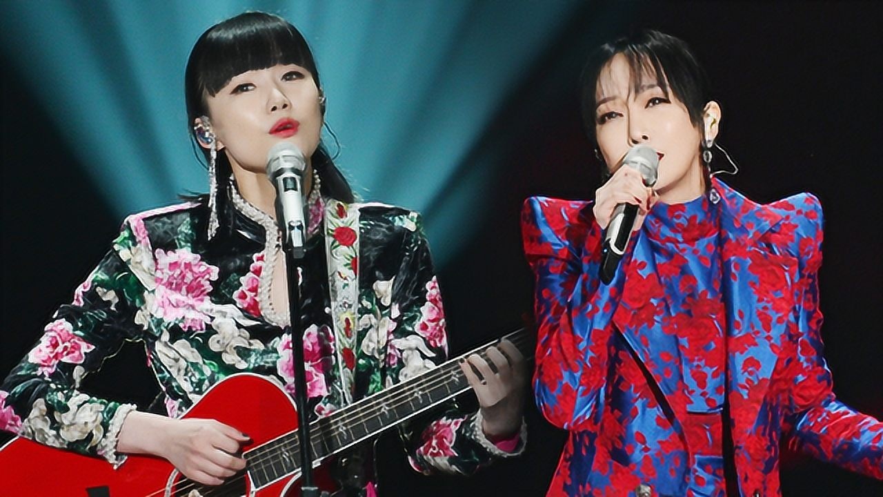 【舞台】萨顶顶黄龄挑战《易燃易爆炸》，旗袍配吉他也太硬核了！_高清1080P在线观看平台_腾讯视频