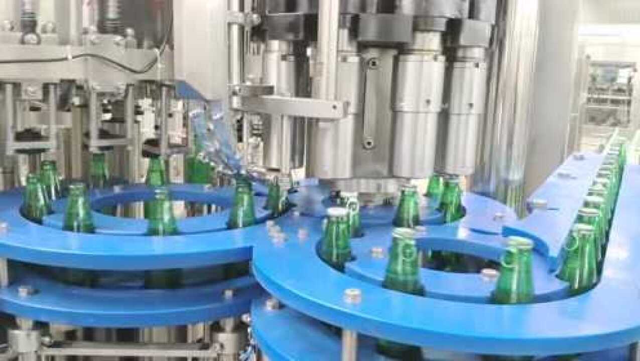 玻璃瓶全自动饮料生产线皇冠盖碳酸饮料灌装机汽水加工设备_腾讯视频}