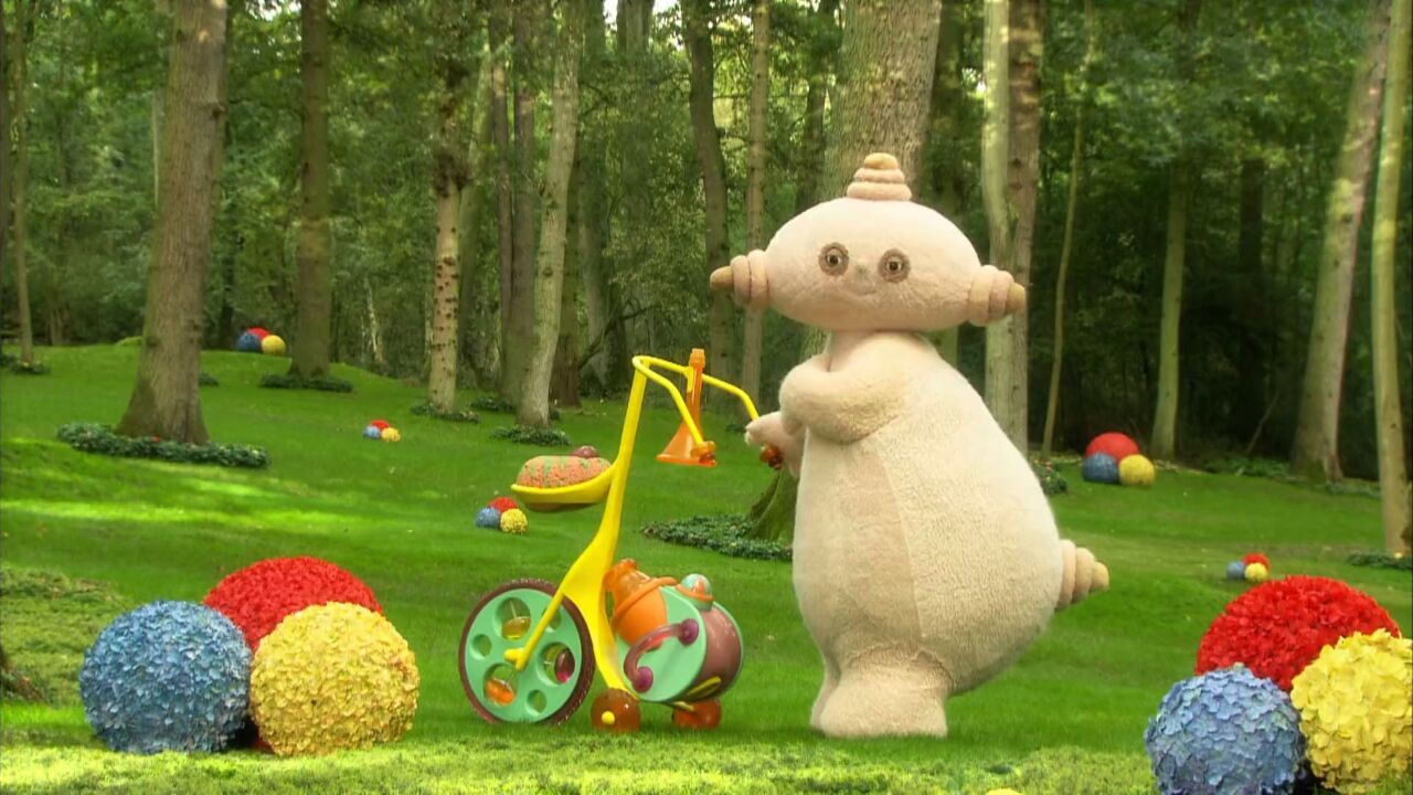 总是弹来弹去的球停到了玛卡巴卡的身边，难得的好机会，#玛卡巴卡，快把它洗干净吧！_高清1080P在线观看平台_腾讯视频