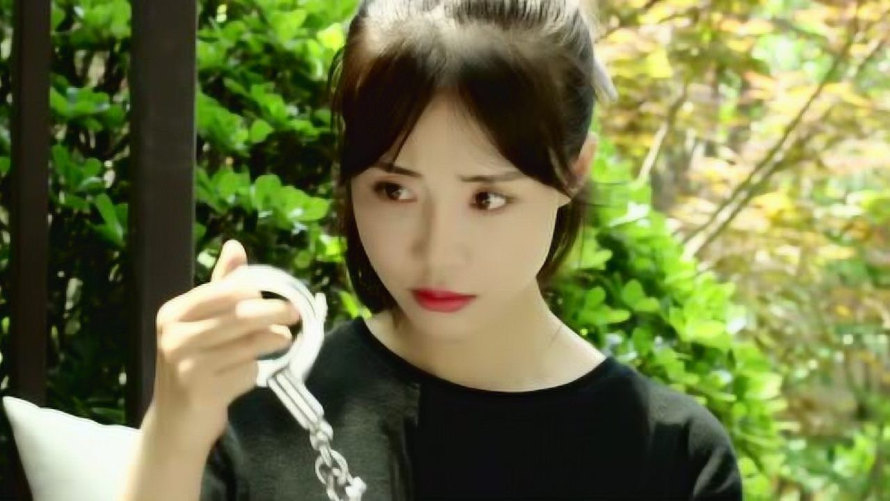 大师让美女戴手铐，理由太好笑_腾讯视频