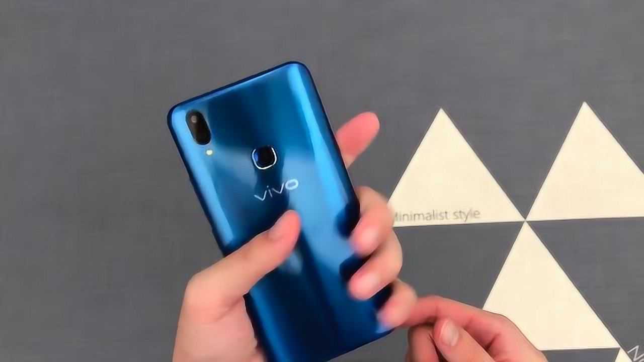 1299元的vivoZ1手机开箱，打开盒子的一瞬间我呆了：这是手机？_腾讯视频