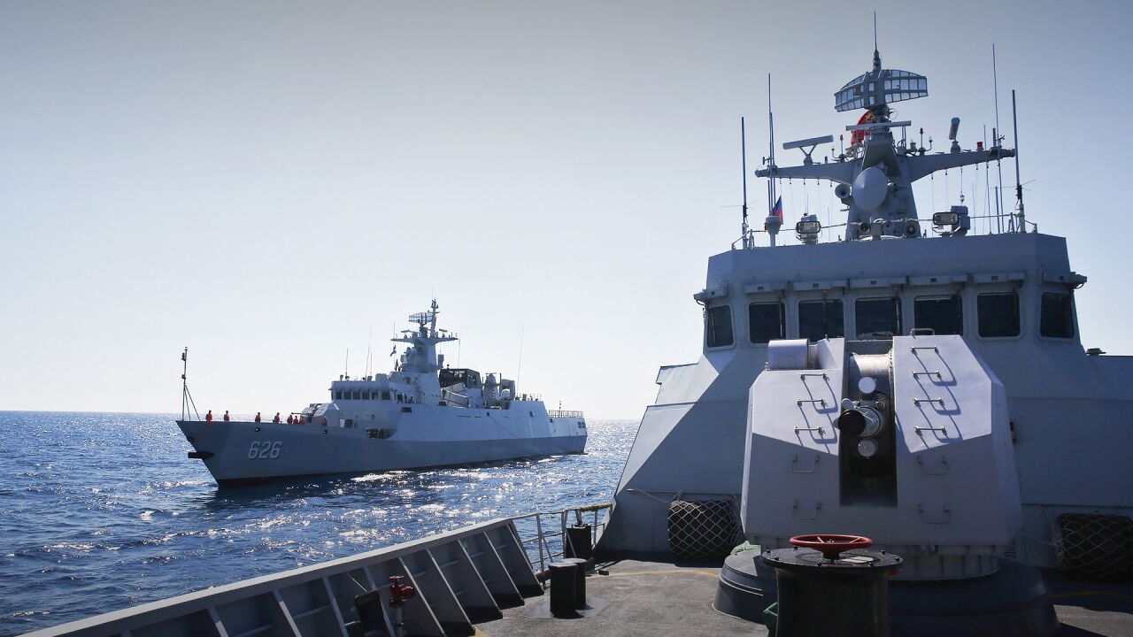 火力不算强的056A型护卫舰，是否会在防空反导训练中犯难？_腾讯视频