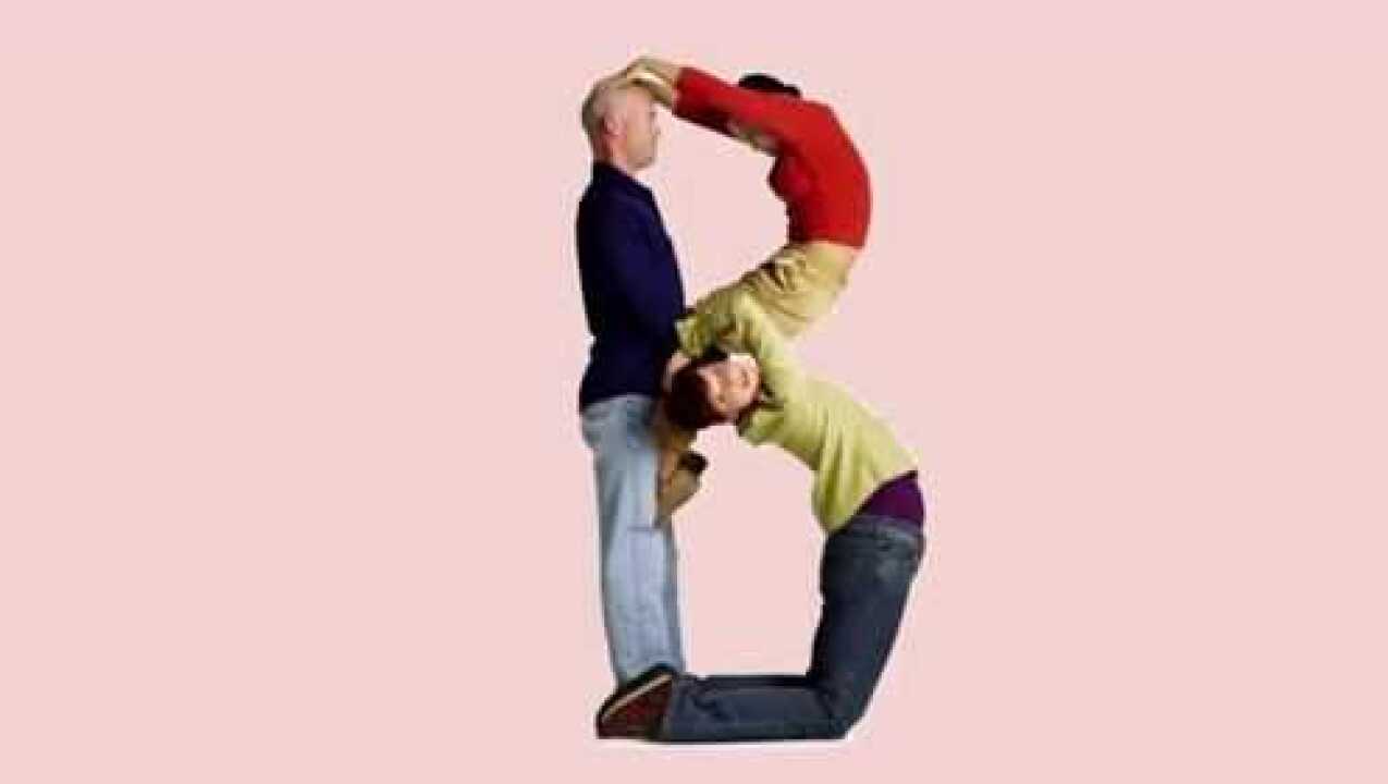 如何用身体拼出26个字母，学会了和家人一起玩_高清1080P在线观看平台_腾讯视频