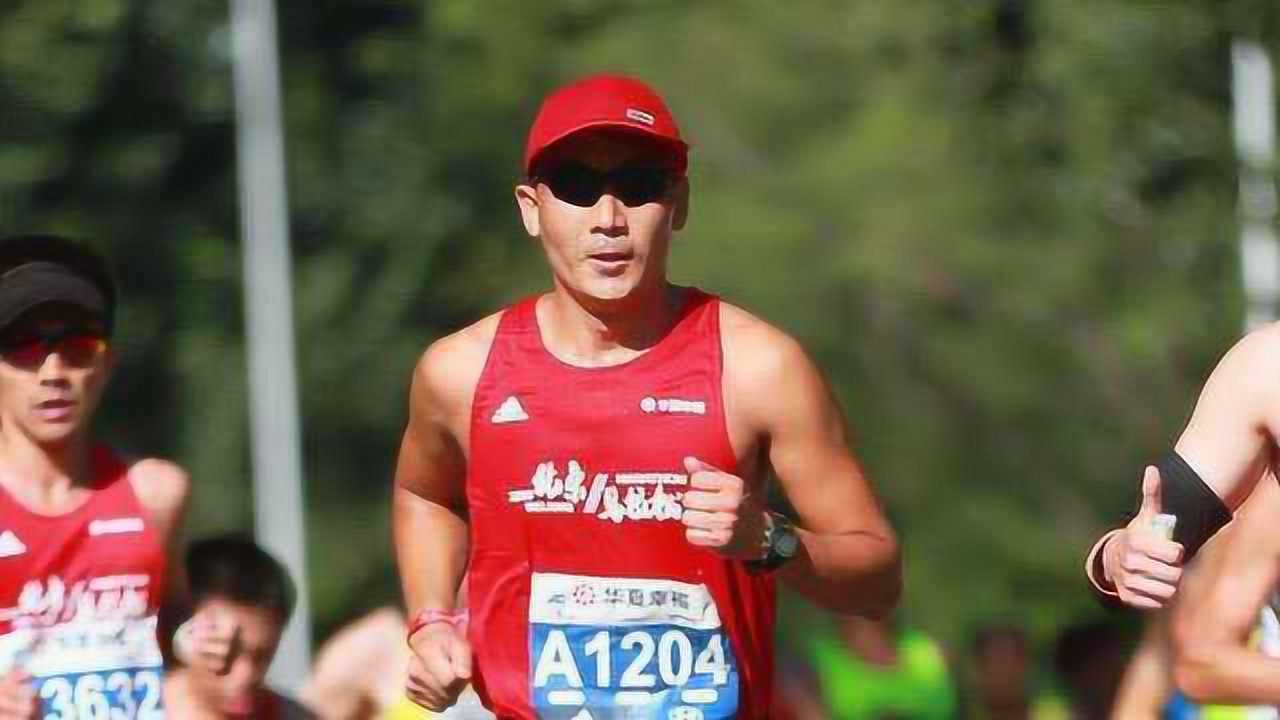 白领请假跑全马,跑步2年"蒸发"50斤_腾讯视频