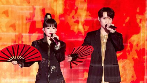 井胧井迪儿合唱《骁》，大气磅礴感染力超强！_DNA动了！井胧井迪儿同台合唱《骁》，旋律超入耳力量感十足_综艺_高清完整版视频在线观看_腾讯视频