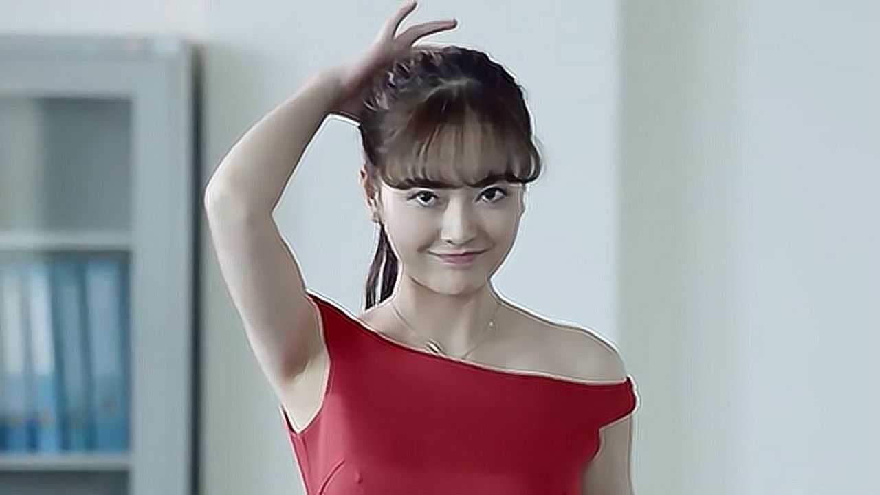 女孩靠p图软件变成了美女，可因程序错误，每次状态只能维持3小时！_电影_高清完整版视频在线观看_腾讯视频