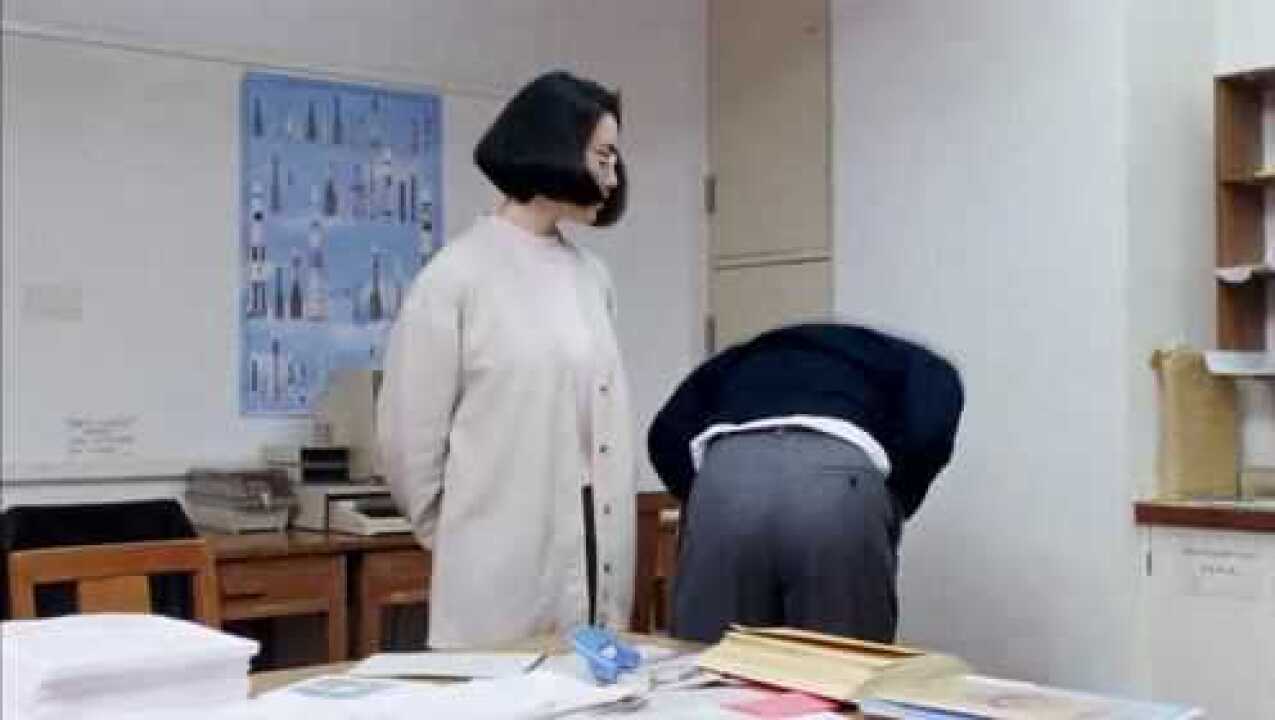 当警察容易吗,伪装学生办案子,结果还被老师打屁屁高清1080p在线观看平台腾讯视频