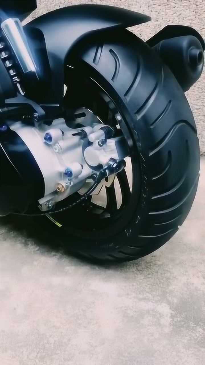 偶遇一波标致的，sf4热车，样式真的酷啊！_腾讯视频