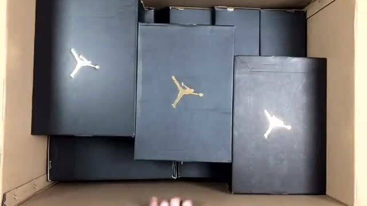 AJ系列盲盒开箱：开出了这么多花里胡哨的AJ1，果然是靠配色来拯救！_腾讯视频