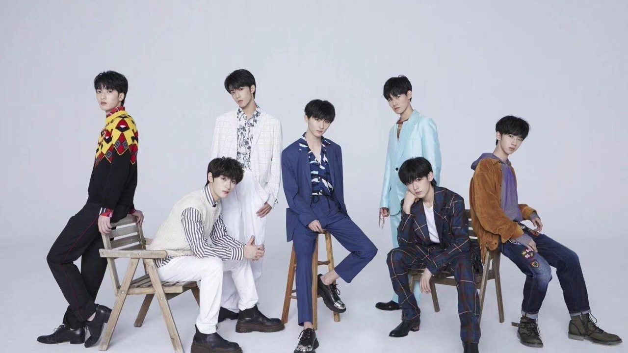 时代少年团成员的手有多绝？丁程鑫的冬夏区别大，宋亚轩的手骨节分明！_腾讯视频