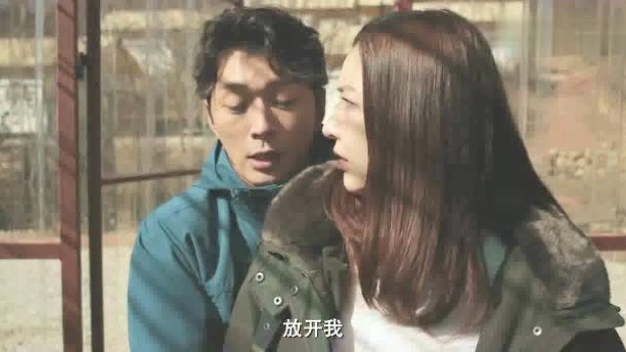 男生背后强抱女生反被女生强吻腾讯视频