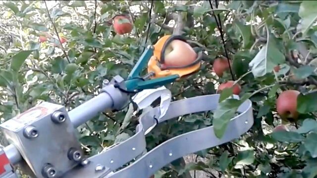 农业大国美国的苹果采摘机器人太喜感，动作敢不敢再慢点！_腾讯视频