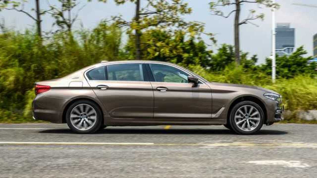 百公里油耗仅2升的宝马530Le，性能表现同样惊人！_腾讯视频